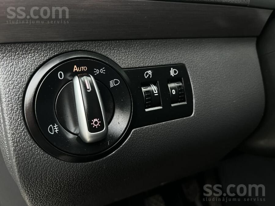 Grey Volkswagen Touran 2013 in Riga, with an engine capacity of 1.40 L and mileage of 219 thousand km for 5450 €, photo 20 on AUTOMOTO.COM.LV