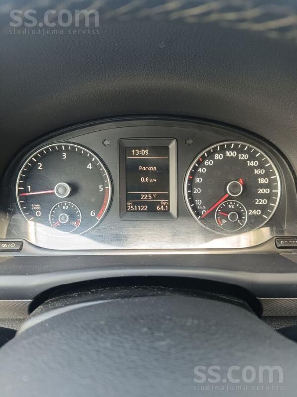 Grey Volkswagen Touran 2013 in Riga, with an engine capacity of 1.60 L and mileage of 251 thousand km for 5100 €, photo 6 on AUTOMOTO.COM.LV