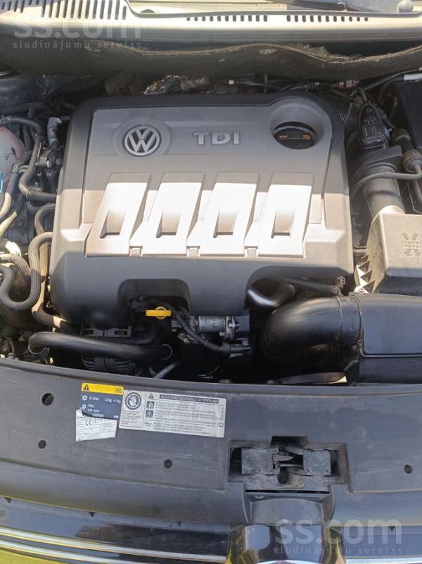 Grey Volkswagen Touran 2013 in Riga, with an engine capacity of 1.60 L and mileage of 251 thousand km for 5100 €, photo 11 on AUTOMOTO.COM.LV
