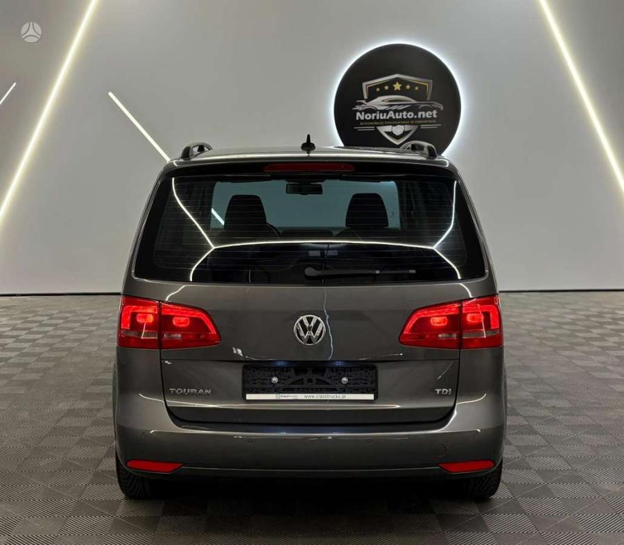 Серый Фольксваген Туран 2013 в Мариямполе, объемом двигателя 1.60 л и пробегом 239 тыс. км за 5650 €, фото 25 на AUTOMOTO.COM.LV