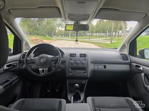 Pelēks Volkswagen Touran 2013 Kauņa, ar dzinēja tilpumu 1.60 L un nobraukumu 250 tūkst. km par 3999 €, foto 7 vietnē AUTOMOTO.COM.LV
