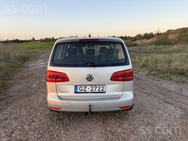 Pelēks Volkswagen Touran 2013 Saldus, ar dzinēja tilpumu 1.60 L un nobraukumu 342 tūkst. km par 2600 €, foto 6 vietnē AUTOMOTO.COM.LV