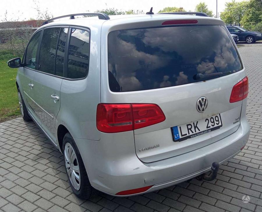 Pelēks Volkswagen Touran 2013 Kauņa, ar dzinēja tilpumu 1.39 L un nobraukumu 143 tūkst. km par 3499 €, foto 5 vietnē AUTOMOTO.COM.LV