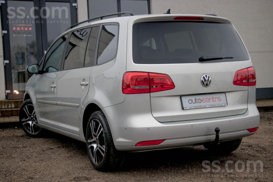 Grey Volkswagen Touran 2014 in Tukums, with an engine capacity of 1.60 L and mileage of 261 thousand km for 6400 €, photo 5 on AUTOMOTO.COM.LV