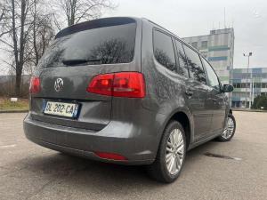 Pelēks Volkswagen Touran 2014 Viļņa, ar dzinēja tilpumu 1.60 L un nobraukumu 211 tūkst. km par 6500 €, foto 3 vietnē AUTOMOTO.COM.LV