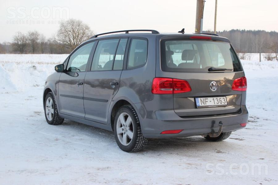 Pelēks Volkswagen Touran 2014 Bauska, ar dzinēja tilpumu 1.60 L un nobraukumu 274 tūkst. km par 5800 €, foto 3 vietnē AUTOMOTO.COM.LV