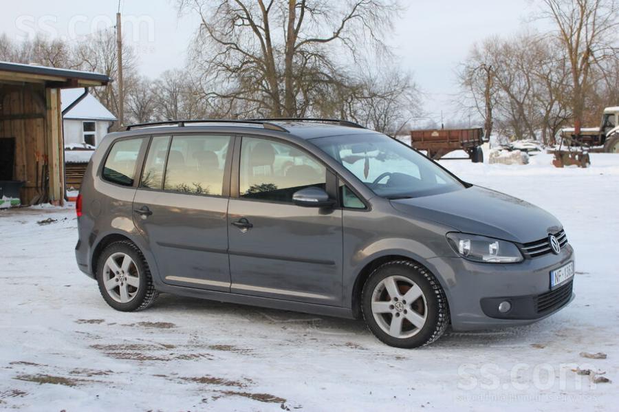 Pelēks Volkswagen Touran 2014 Bauska, ar dzinēja tilpumu 1.60 L un nobraukumu 274 tūkst. km par 5800 €, foto 5 vietnē AUTOMOTO.COM.LV