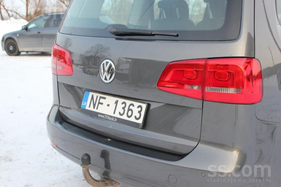 Pelēks Volkswagen Touran 2014 Bauska, ar dzinēja tilpumu 1.60 L un nobraukumu 274 tūkst. km par 5800 €, foto 9 vietnē AUTOMOTO.COM.LV