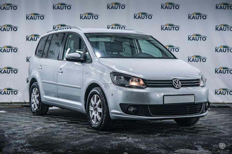 Grey Volkswagen Touran 2014 in Kaunas, with an engine capacity of 1.60 L and mileage of 210 thousand km for 7790 €, photo 2 on AUTOMOTO.COM.LV