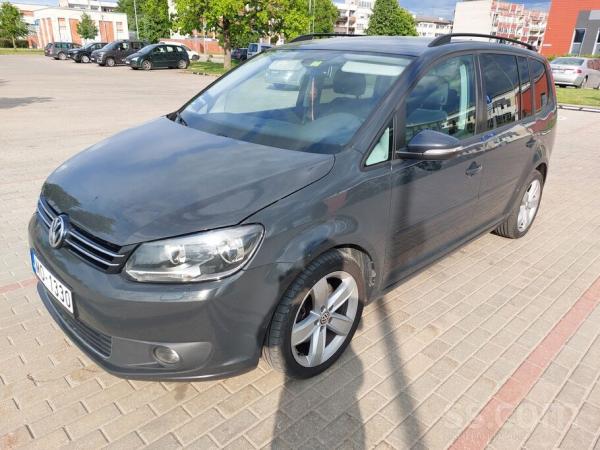 Pelēks Volkswagen Touran 2014 Rīga, ar dzinēja tilpumu 2.00 L un nobraukumu 325 tūkst. km par 6700 €, foto 1 vietnē AUTOMOTO.COM.LV