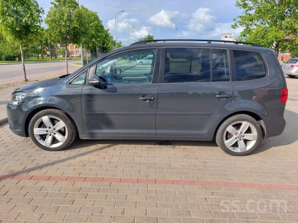 Pelēks Volkswagen Touran 2014 Rīga, ar dzinēja tilpumu 2.00 L un nobraukumu 325 tūkst. km par 6700 €, foto 2 vietnē AUTOMOTO.COM.LV