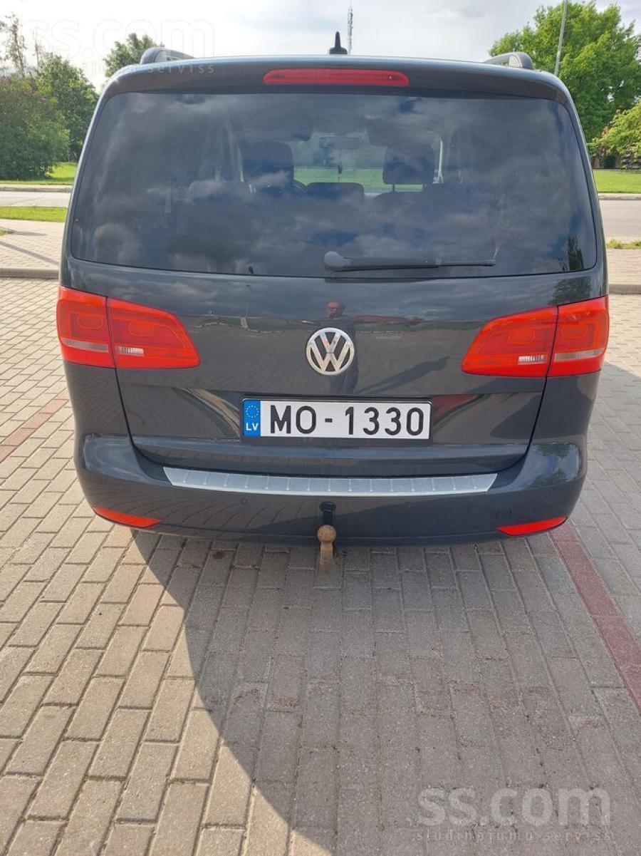 Pelēks Volkswagen Touran 2014 Rīga, ar dzinēja tilpumu 2.00 L un nobraukumu 325 tūkst. km par 6700 €, foto 5 vietnē AUTOMOTO.COM.LV