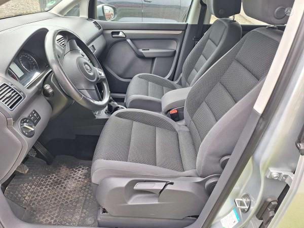 Pelēks Volkswagen Touran 2014 Utena, ar dzinēja tilpumu 1.60 L un nobraukumu 280 tūkst. km par 5000 €, foto 9 vietnē AUTOMOTO.COM.LV