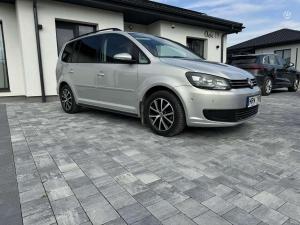Pelēks Volkswagen Touran 2014 Šauļi, ar dzinēja tilpumu 1.60 L un nobraukumu 310 tūkst. km par 4850 €, foto 3 vietnē AUTOMOTO.COM.LV