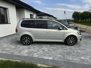 Pelēks Volkswagen Touran 2014 Šauļi, ar dzinēja tilpumu 1.60 L un nobraukumu 310 tūkst. km par 4850 €, foto 4 vietnē AUTOMOTO.COM.LV
