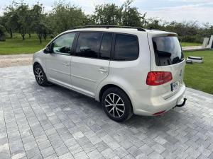 Pelēks Volkswagen Touran 2014 Šauļi, ar dzinēja tilpumu 1.60 L un nobraukumu 310 tūkst. km par 4850 €, foto 7 vietnē AUTOMOTO.COM.LV