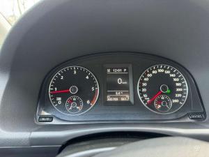 Pelēks Volkswagen Touran 2014 Šauļi, ar dzinēja tilpumu 1.60 L un nobraukumu 310 tūkst. km par 4850 €, foto 14 vietnē AUTOMOTO.COM.LV