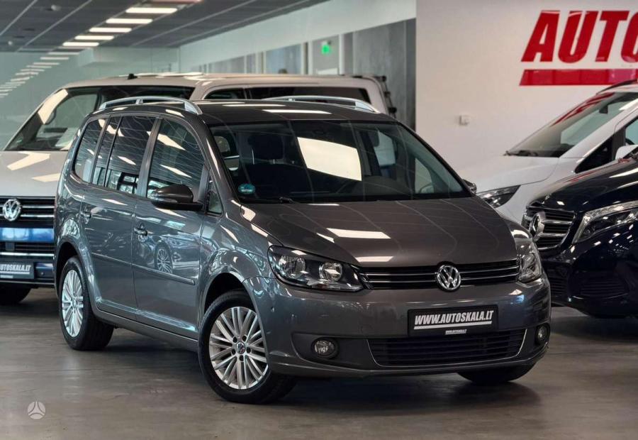 Pelēks Volkswagen Touran 2014 Klaipėda, ar dzinēja tilpumu 1.60 L un nobraukumu 234 tūkst. km par 7750 €, foto 1 vietnē AUTOMOTO.COM.LV