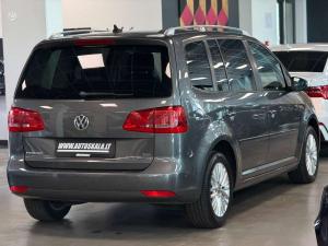Pelēks Volkswagen Touran 2014 Klaipėda, ar dzinēja tilpumu 1.60 L un nobraukumu 234 tūkst. km par 7750 €, foto 7 vietnē AUTOMOTO.COM.LV