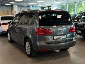 Pelēks Volkswagen Touran 2014 Klaipėda, ar dzinēja tilpumu 1.60 L un nobraukumu 234 tūkst. km par 7750 €, foto 20 vietnē AUTOMOTO.COM.LV