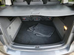 Grey Volkswagen Touran 2014 in Telschi, with an engine capacity of 1.60 L and mileage of 235 thousand km for 6200 €, photo 9 on AUTOMOTO.COM.LV