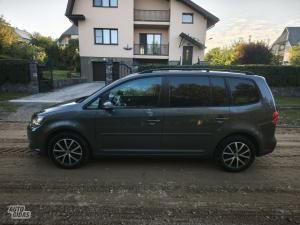 Grey Volkswagen Touran 2014 in Telschi, with an engine capacity of 1.60 L and mileage of 235 thousand km for 6200 €, photo 13 on AUTOMOTO.COM.LV