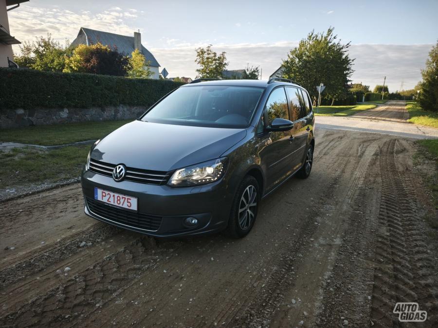 Grey Volkswagen Touran 2014 in Telschi, with an engine capacity of 1.60 L and mileage of 235 thousand km for 6200 €, photo 14 on AUTOMOTO.COM.LV
