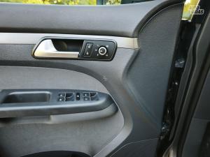 Grey Volkswagen Touran 2014 in Telschi, with an engine capacity of 1.60 L and mileage of 235 thousand km for 6200 €, photo 17 on AUTOMOTO.COM.LV