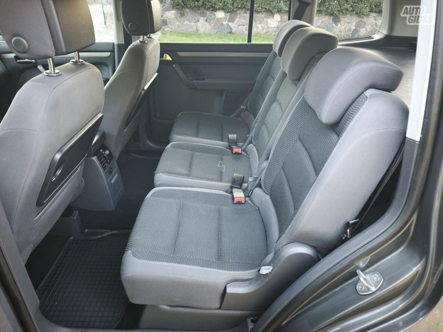 Grey Volkswagen Touran 2014 in Telschi, with an engine capacity of 1.60 L and mileage of 235 thousand km for 6200 €, photo 24 on AUTOMOTO.COM.LV