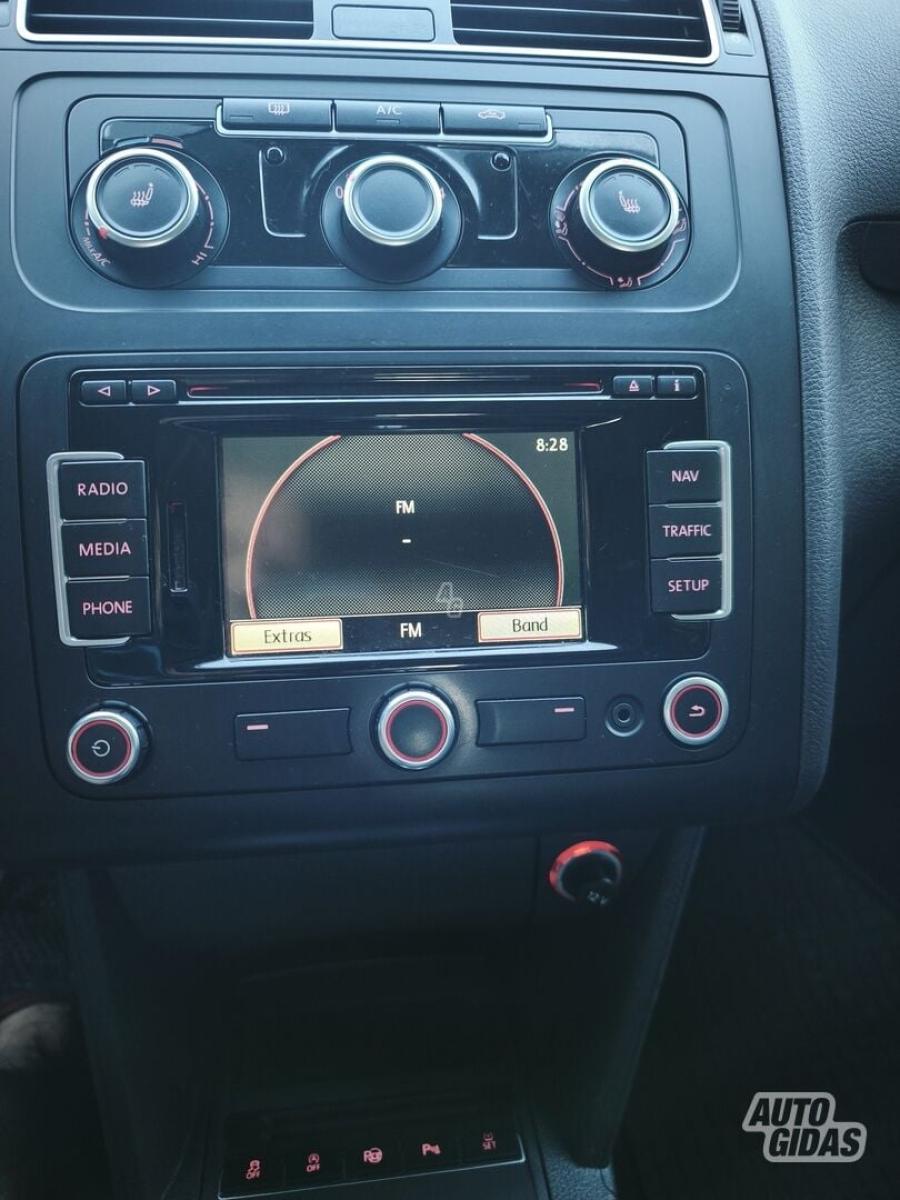 Grey Volkswagen Touran 2014 in Telschi, with an engine capacity of 1.60 L and mileage of 235 thousand km for 6200 €, photo 25 on AUTOMOTO.COM.LV