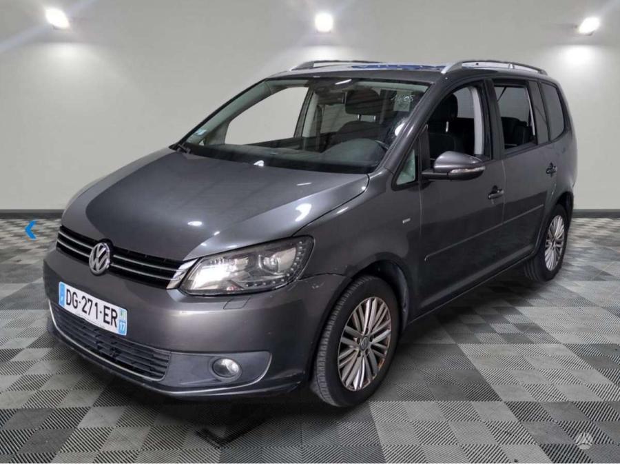 Pelēks Volkswagen Touran 2014 Viļņa, ar dzinēja tilpumu 1.60 L un nobraukumu 147 tūkst. km par 6800 €, foto 1 vietnē AUTOMOTO.COM.LV