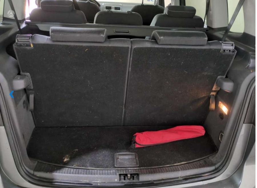 Pelēks Volkswagen Touran 2014 Viļņa, ar dzinēja tilpumu 1.60 L un nobraukumu 147 tūkst. km par 6800 €, foto 8 vietnē AUTOMOTO.COM.LV