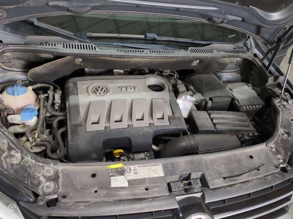 Grey Volkswagen Touran 2014 in Vilnius, with an engine capacity of 1.60 L and mileage of 147 thousand km for 6800 €, photo 10 on AUTOMOTO.COM.LV