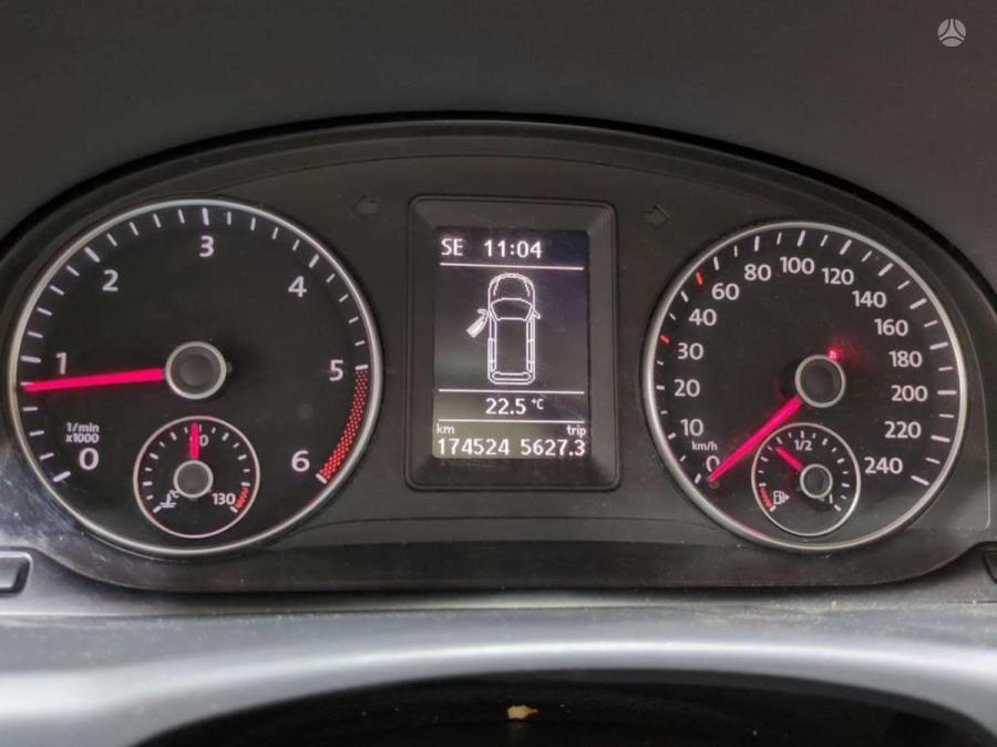 Pelēks Volkswagen Touran 2014 Viļņa, ar dzinēja tilpumu 1.60 L un nobraukumu 147 tūkst. km par 6800 €, foto 18 vietnē AUTOMOTO.COM.LV