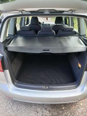Grey Volkswagen Touran 2014 in Utena, with an engine capacity of 1.60 L and mileage of 313 thousand km for 5700 €, photo 14 on AUTOMOTO.COM.LV