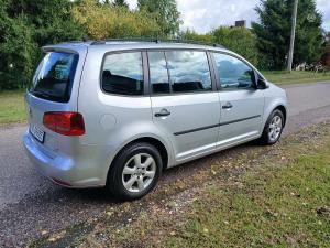 Grey Volkswagen Touran 2014 in Utena, with an engine capacity of 1.60 L and mileage of 313 thousand km for 5100 €, photo 4 on AUTOMOTO.COM.LV