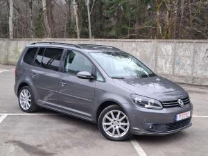 Grey Volkswagen Touran 2015 in Vilnius, with an engine capacity of 1.60 L and mileage of 274 thousand km for 6700 €, photo  on AUTOMOTO.COM.LV
