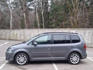 Pelēks Volkswagen Touran 2015 Viļņa, ar dzinēja tilpumu 1.60 L un nobraukumu 274 tūkst. km par 6700 €, foto 4 vietnē AUTOMOTO.COM.LV