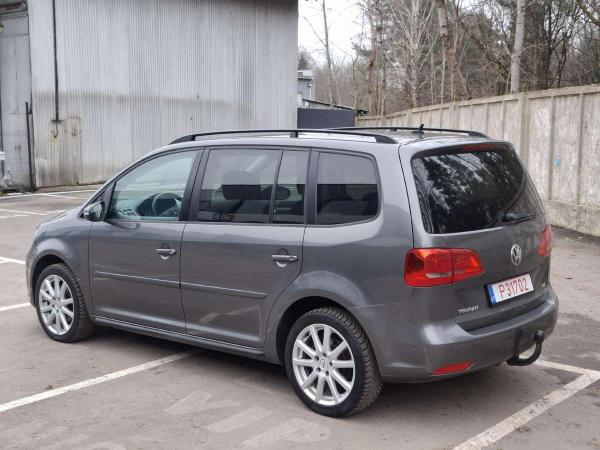 Pelēks Volkswagen Touran 2015 Viļņa, ar dzinēja tilpumu 1.60 L un nobraukumu 274 tūkst. km par 6700 €, foto 9 vietnē AUTOMOTO.COM.LV