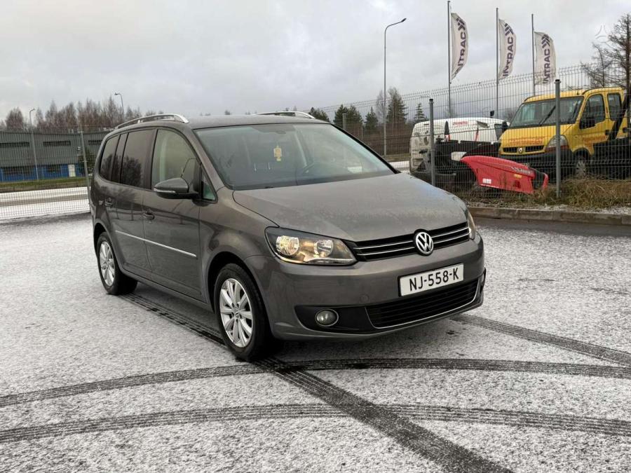 Pelēks Volkswagen Touran 2015 Panevēža, ar dzinēja tilpumu 1.60 L un nobraukumu 240 tūkst. km par 6550 €, foto 2 vietnē AUTOMOTO.COM.LV