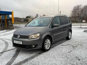 Pelēks Volkswagen Touran 2015 Panevēža, ar dzinēja tilpumu 1.60 L un nobraukumu 240 tūkst. km par 6550 €, foto 3 vietnē AUTOMOTO.COM.LV