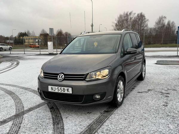 Pelēks Volkswagen Touran 2015 Panevēža, ar dzinēja tilpumu 1.60 L un nobraukumu 240 tūkst. km par 6550 €, foto 4 vietnē AUTOMOTO.COM.LV