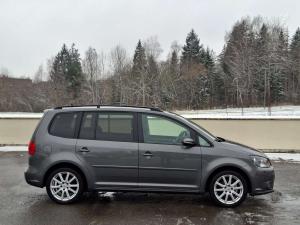Pelēks Volkswagen Touran 2015 Viļņa, ar dzinēja tilpumu 1.60 L un nobraukumu 274 tūkst. km par 6700 €, foto 4 vietnē AUTOMOTO.COM.LV