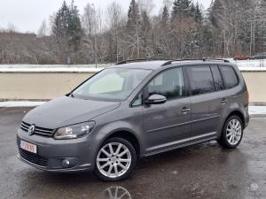 Pelēks Volkswagen Touran 2015 Viļņa, ar dzinēja tilpumu 1.60 L un nobraukumu 274 tūkst. km par 6700 €, foto 5 vietnē AUTOMOTO.COM.LV