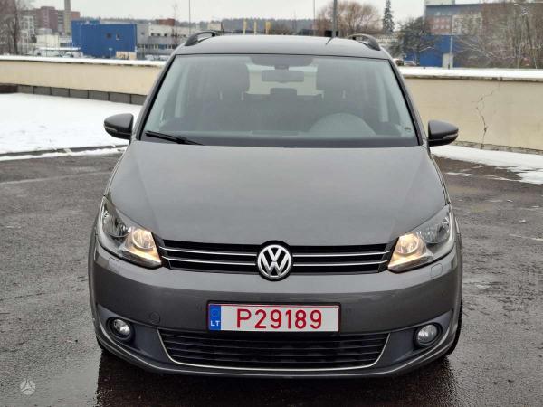 Pelēks Volkswagen Touran 2015 Viļņa, ar dzinēja tilpumu 1.60 L un nobraukumu 274 tūkst. km par 6700 €, foto 8 vietnē AUTOMOTO.COM.LV