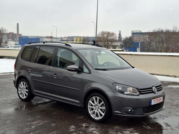 Pelēks Volkswagen Touran 2015 Viļņa, ar dzinēja tilpumu 1.60 L un nobraukumu 274 tūkst. km par 6700 €, foto 10 vietnē AUTOMOTO.COM.LV