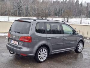 Pelēks Volkswagen Touran 2015 Viļņa, ar dzinēja tilpumu 1.60 L un nobraukumu 274 tūkst. km par 6700 €, foto 11 vietnē AUTOMOTO.COM.LV