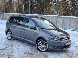 Pelēks Volkswagen Touran 2015 Viļņa, ar dzinēja tilpumu 1.60 L un nobraukumu 274 tūkst. km par 6650 €, foto  vietnē AUTOMOTO.COM.LV