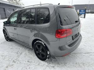 Pelēks Volkswagen Touran 2015 Kauņa, ar dzinēja tilpumu 1.20 L un nobraukumu 227 tūkst. km par 6200 €, foto 5 vietnē AUTOMOTO.COM.LV