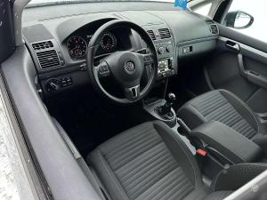 Pelēks Volkswagen Touran 2015 Kauņa, ar dzinēja tilpumu 1.20 L un nobraukumu 227 tūkst. km par 6200 €, foto 6 vietnē AUTOMOTO.COM.LV